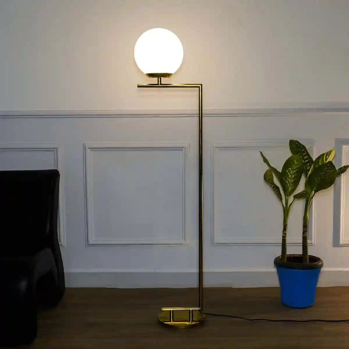 CONTEMPO Metal Brass finish floor lamp – KAPOOR-E-ILLUMINATIONS PRIVATE LIMITED