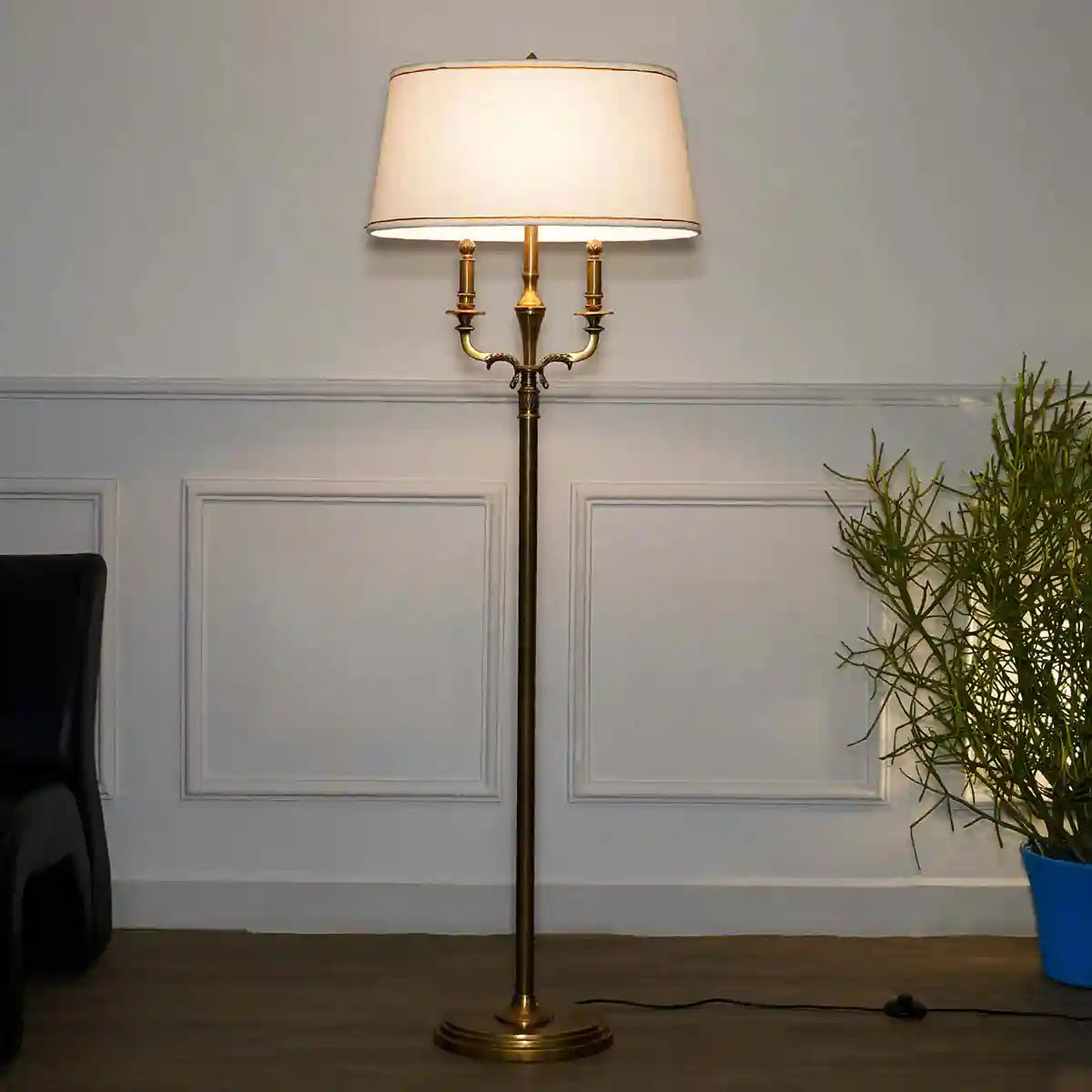 Nixon Pure Brass Floor Lamp With White Cotton Shade – KAPOOR-E-ILLUMINATIONS PRIVATE LIMITED