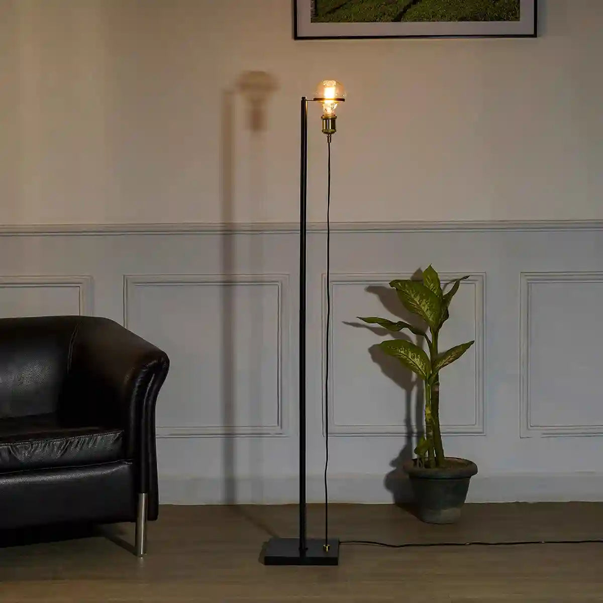 OTTELIEN Matte Black Floor Lamp – KAPOOR-E-ILLUMINATIONS PRIVATE LIMITED