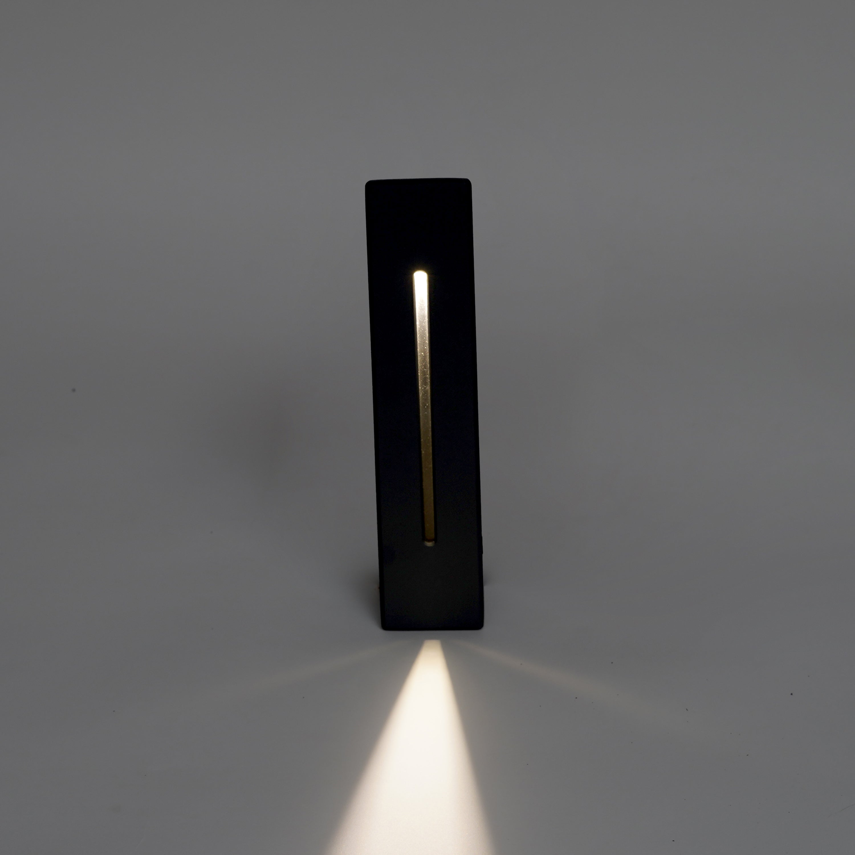 GROULT LED Outdoor Foot Light In Black Finish – KAPOOR-E-ILLUMINATIONS ...