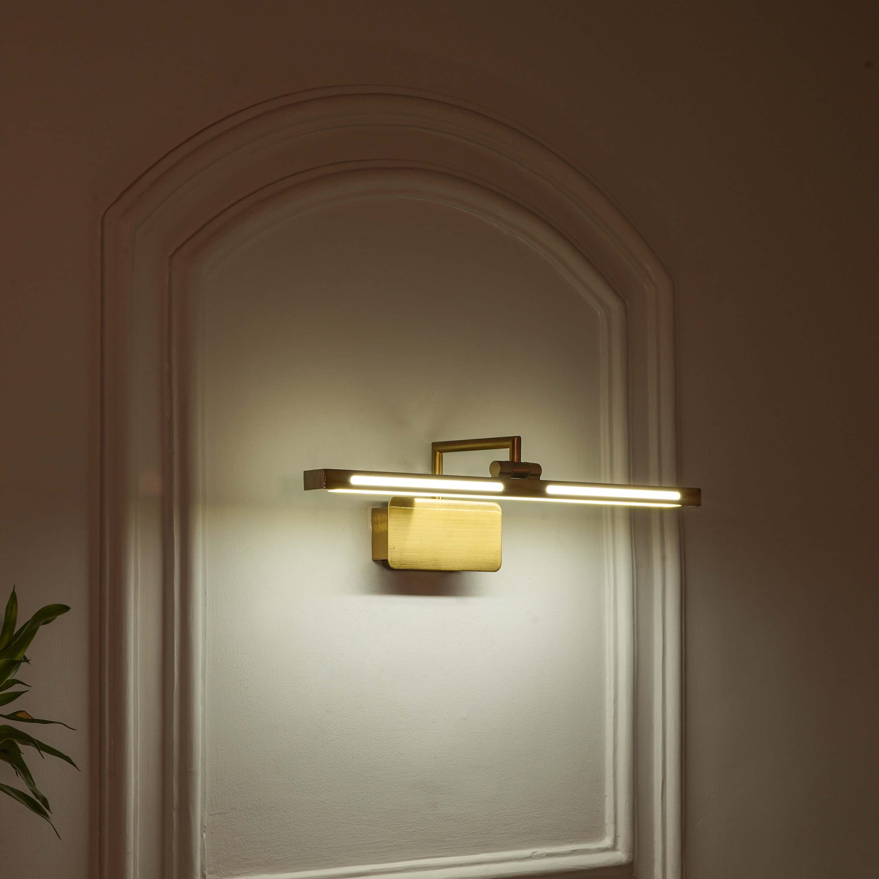 Giotto LED Picture Light in Shine Brass Finish – KAPOOR-E-ILLUMINATIONS ...