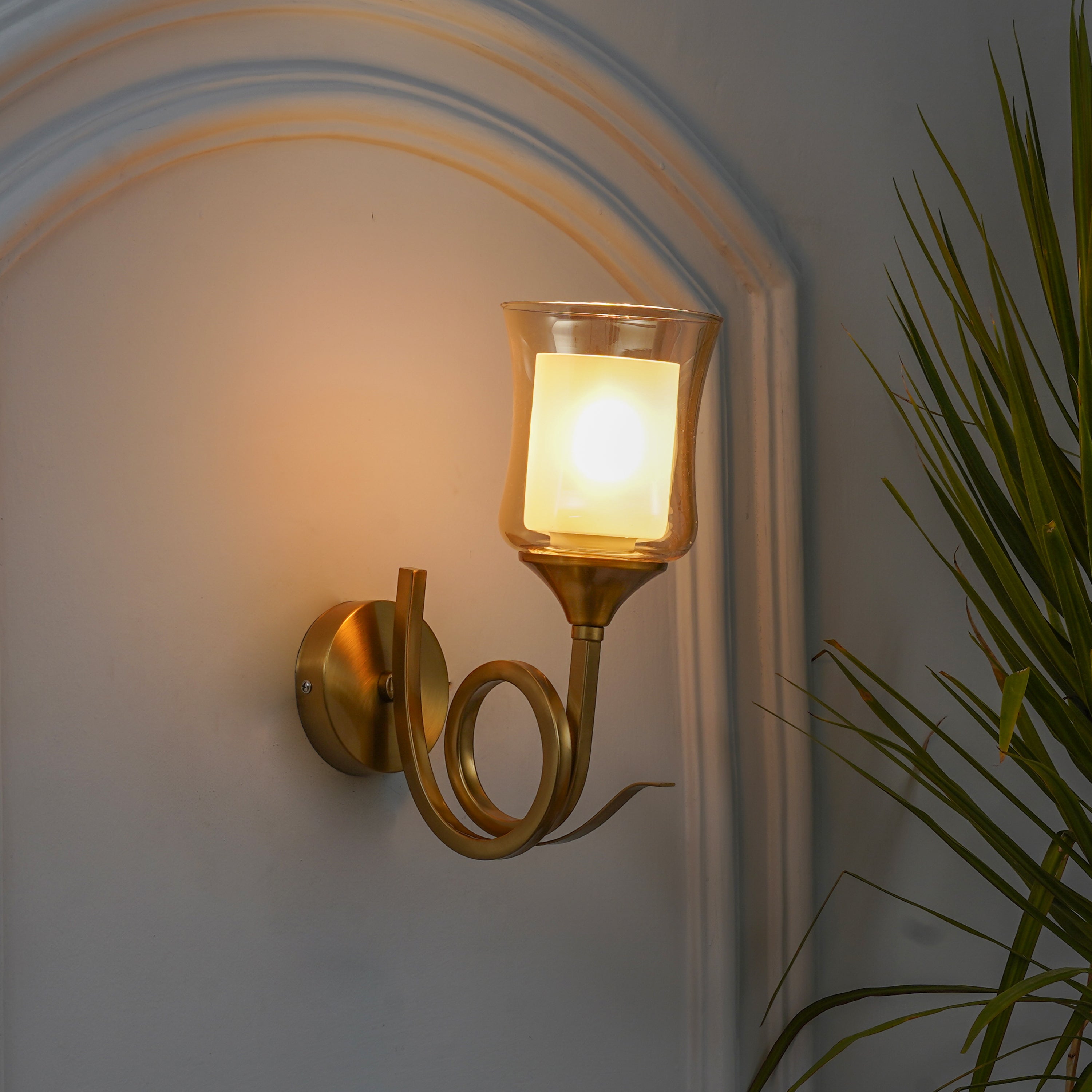 NENA Single Light Wall Fitting In Brass Finish Metal With Amber Glass ...
