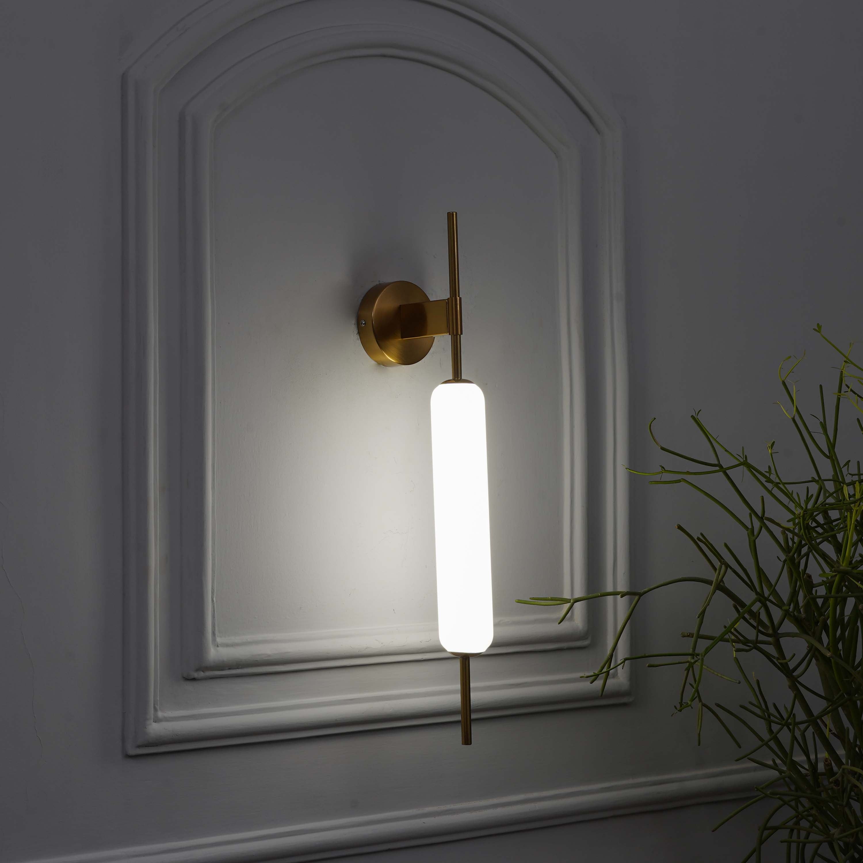 KUOMBI Integrated 3 Light LED Wall Fitting In Brass Finish Metal With ...